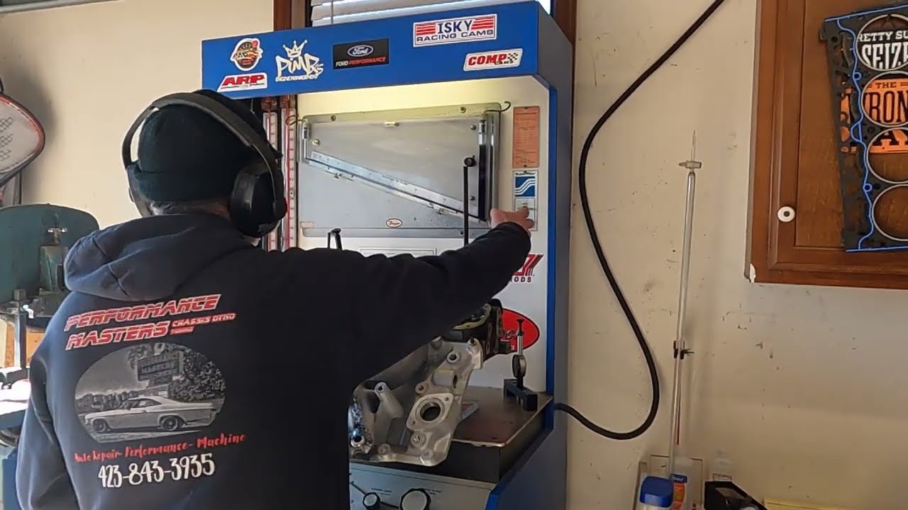 360 magnum Kegger VS Edelbrock RPM air gap flow test - YouTube