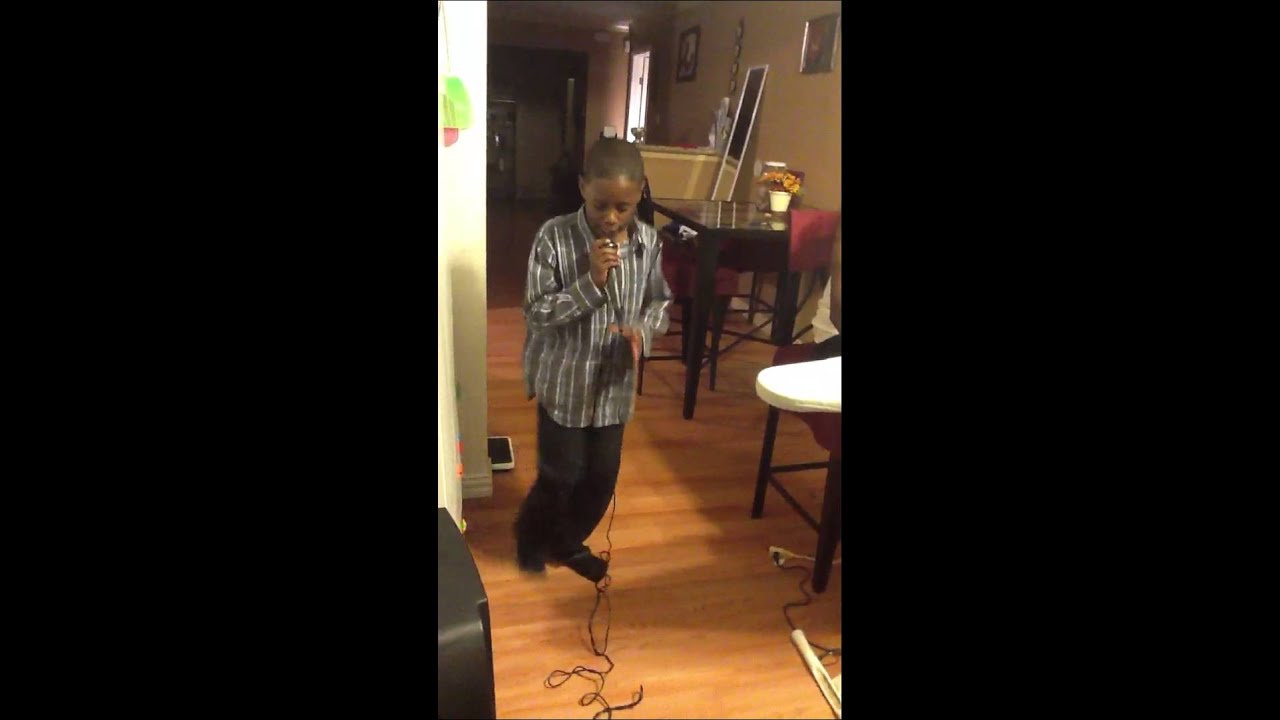 Little boy sings country music - YouTube