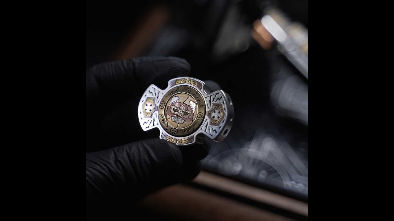 SSS EDC Medal Spinner Fidget Toy - YouTube