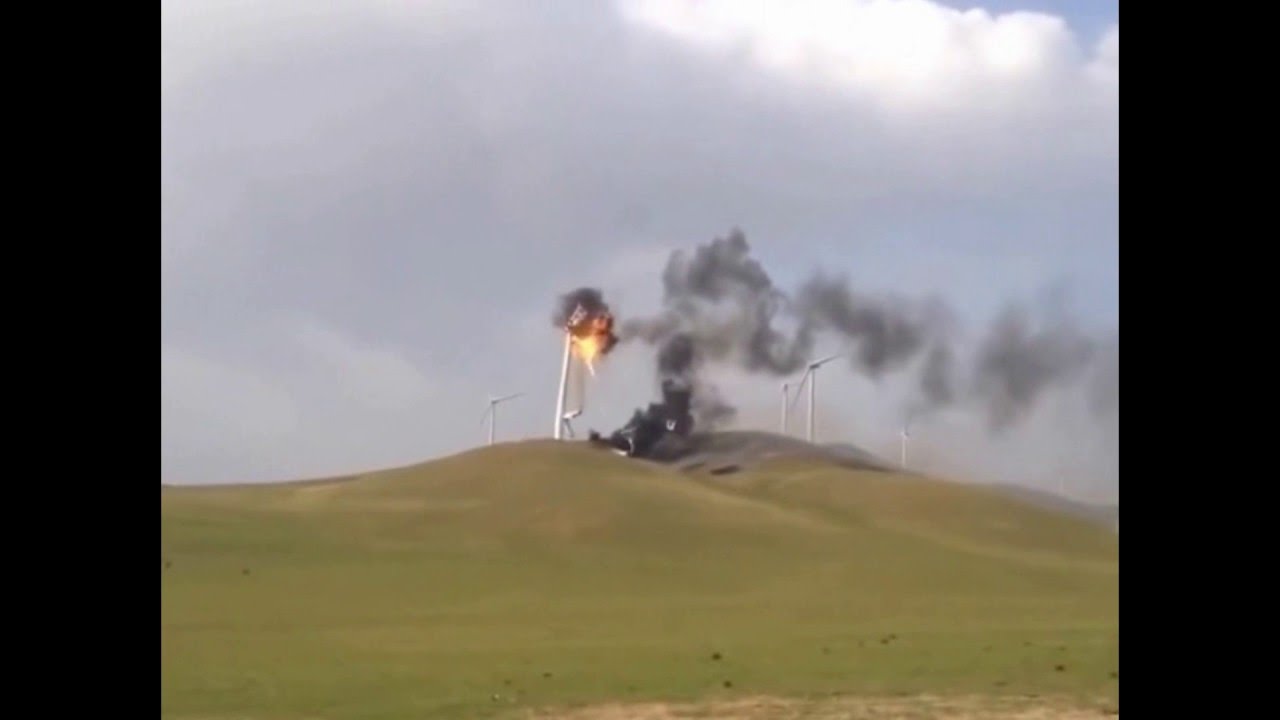 Wind Turbine Explodes - YouTube