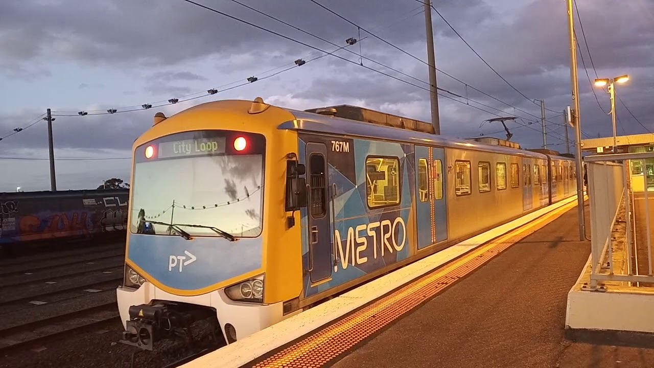 Melbourne Metro Tottenham Station Part 2 - Dusk - YouTube