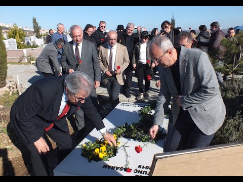 YAPIMCI & YÖNETMEN TUNÇ BAŞARAN VEFATI'NIN 5. YILINDA BANDIRMA' daki MEZARI BAŞINDA ANILDI