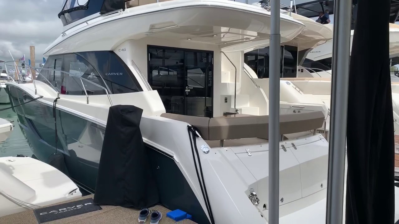 Carver C40 walk through at Miami International Boat Show 2020 with ...