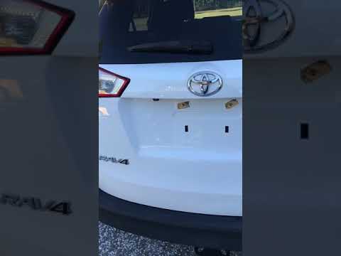 Replacing license plate bulbs on 2015 Toyota RAV4 clean - YouTube
