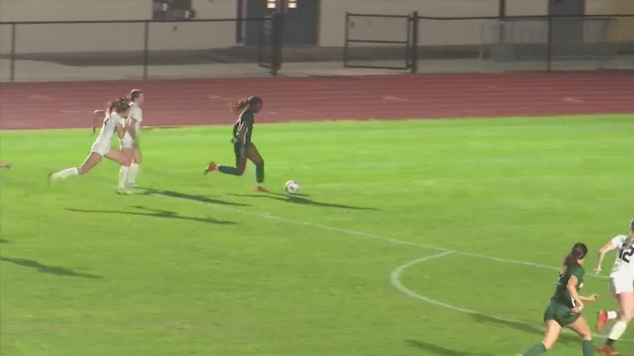 Mosley shuts out Leon, advances to district final - YouTube