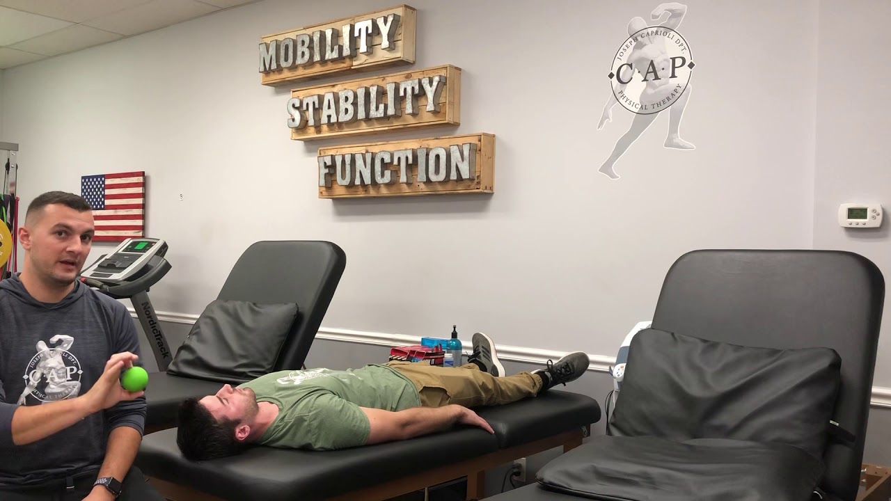 Levator Scapulae self trigger Point release - YouTube