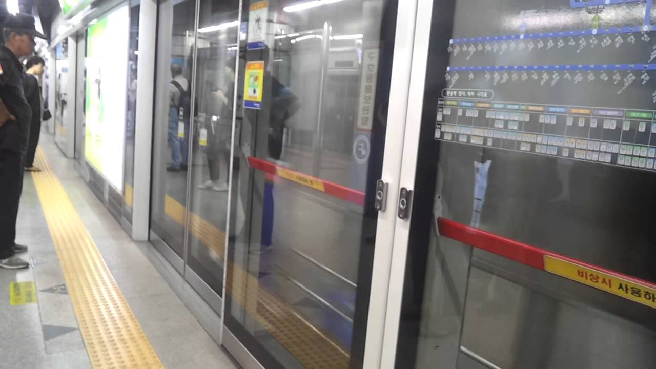 서울메트로 1호선 서울역 신창행 정차 (Seoul Metro - Line 1) - YouTube