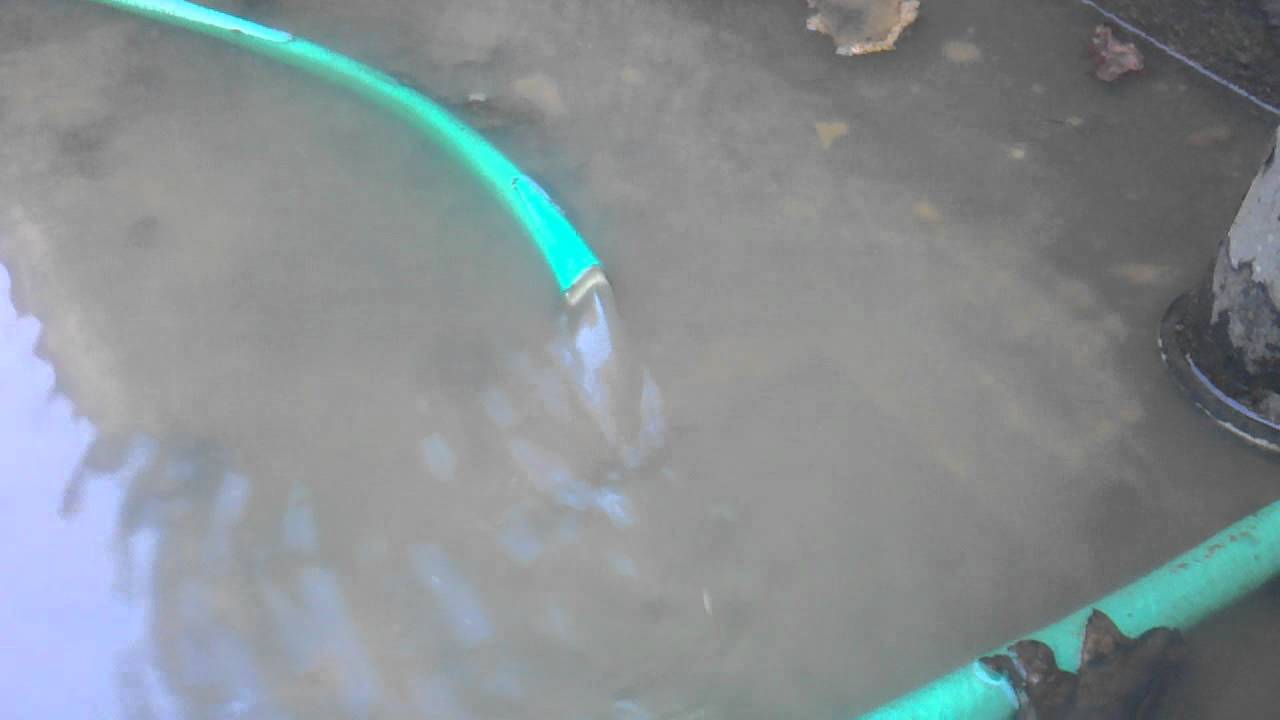 Syphoning water - YouTube