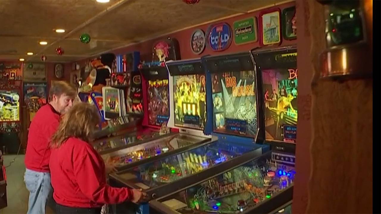 This is what a house full of pinball machines looks like - YouTube