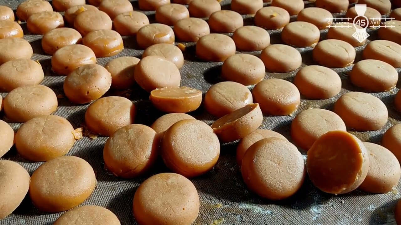 Trapiche tradicional panelero Los Gurres en Cisneros - YouTube