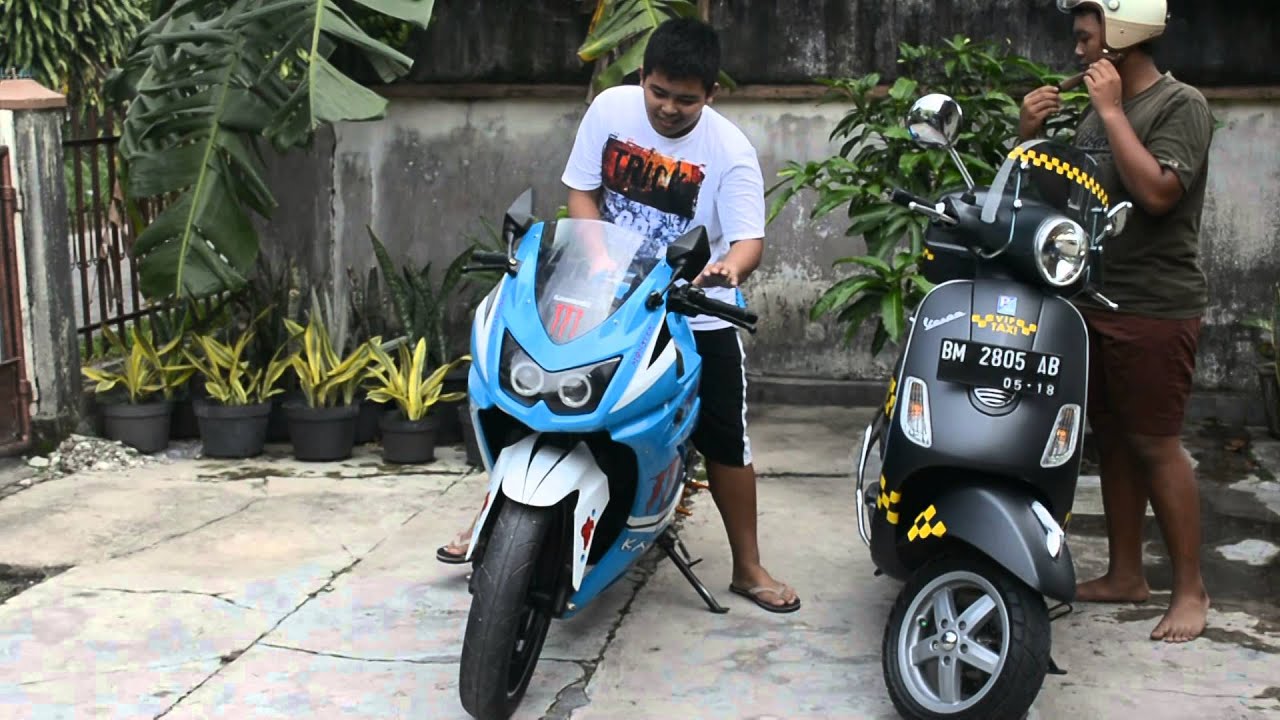 Kawasaki Ninja VS Vespa VIP TAX! - YouTube
