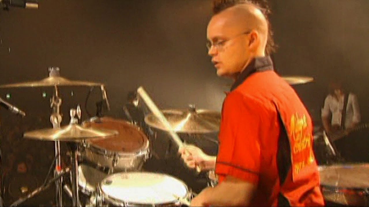 ASH ~ Burn Baby Burn (live - Tokyo Blitz) 2001 - YouTube
