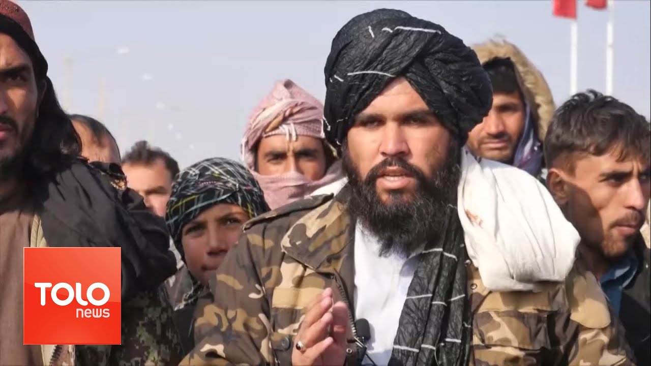 Hundreds Of Afghans Waiting at Islam Qala Port to Enter Iran - YouTube