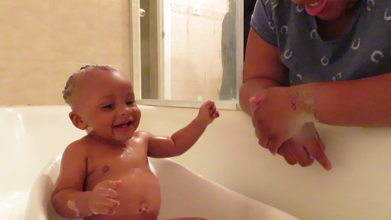Baby Bath Routine ! 7 Months🛁 - YouTube