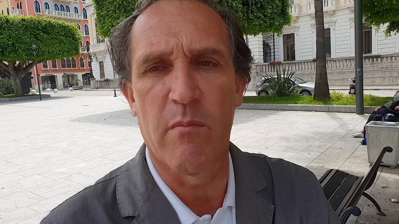 Reggio Calabria intervista a Roberto Menia - YouTube