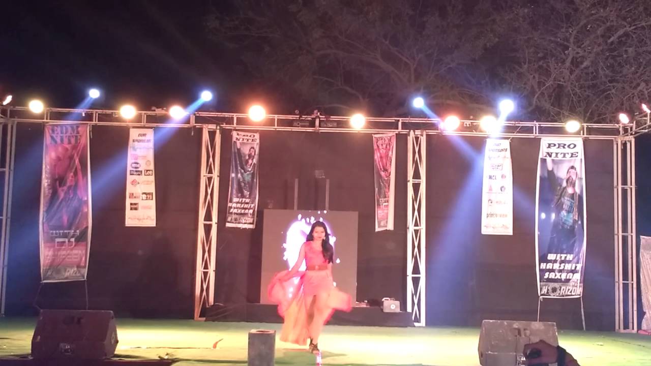 HORIZON 2k16 | Ramp Walk |IGIT,Sarang - YouTube