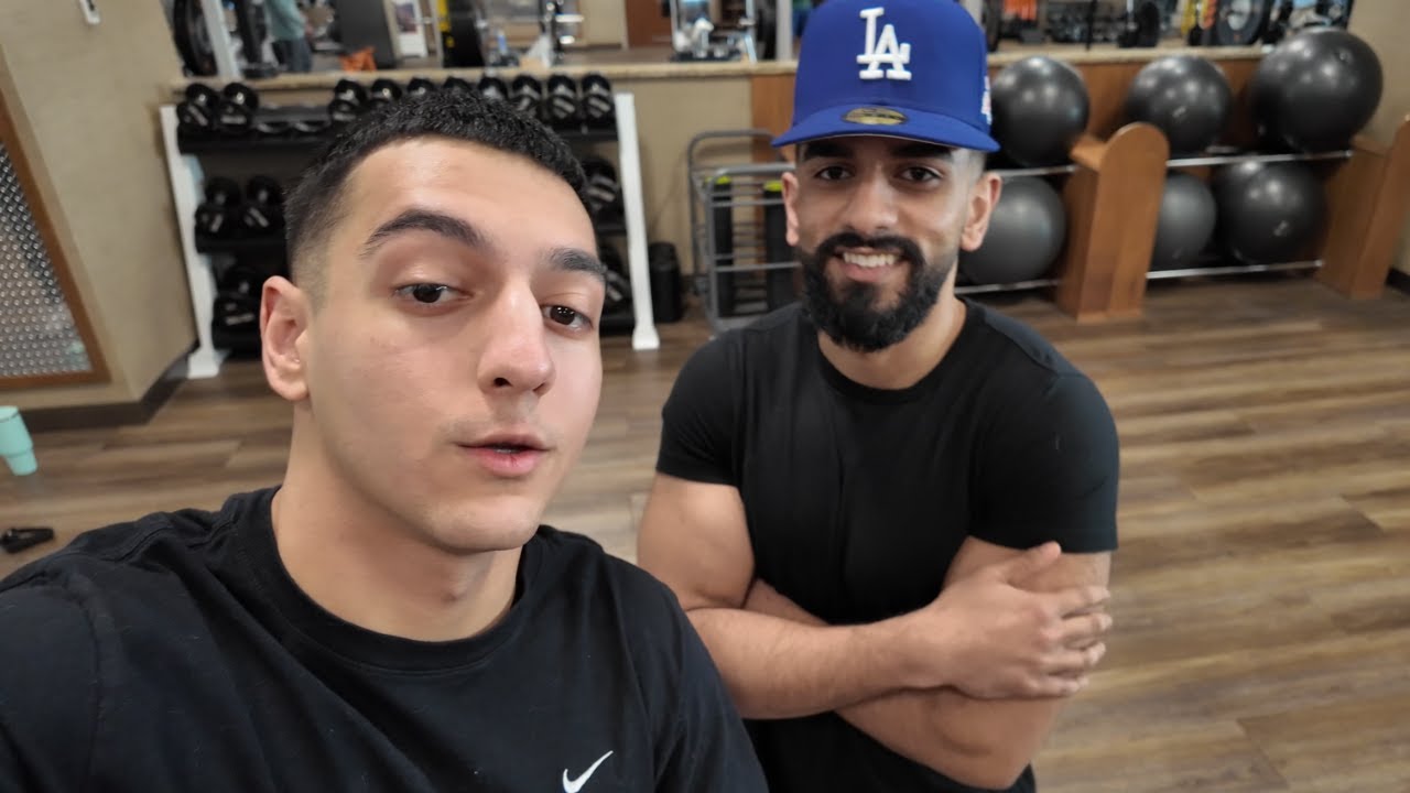 Day in a life with Halal Muscle Club (Muslims Hit Legs at the Gym ...