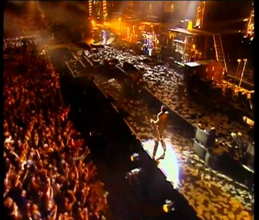 U2 - Lemon (ZOO TV 1993 Live in Sydney) - YouTube
