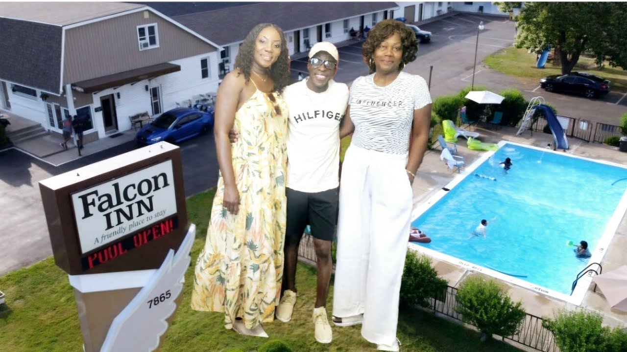 Chris & Latoya at the Falcon Inn, Niagara Falls with Owner Elaine "ET ...