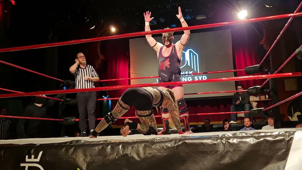 SWS Mistletoe Mania! -Aliss Ink vs Lobo (full match) - YouTube