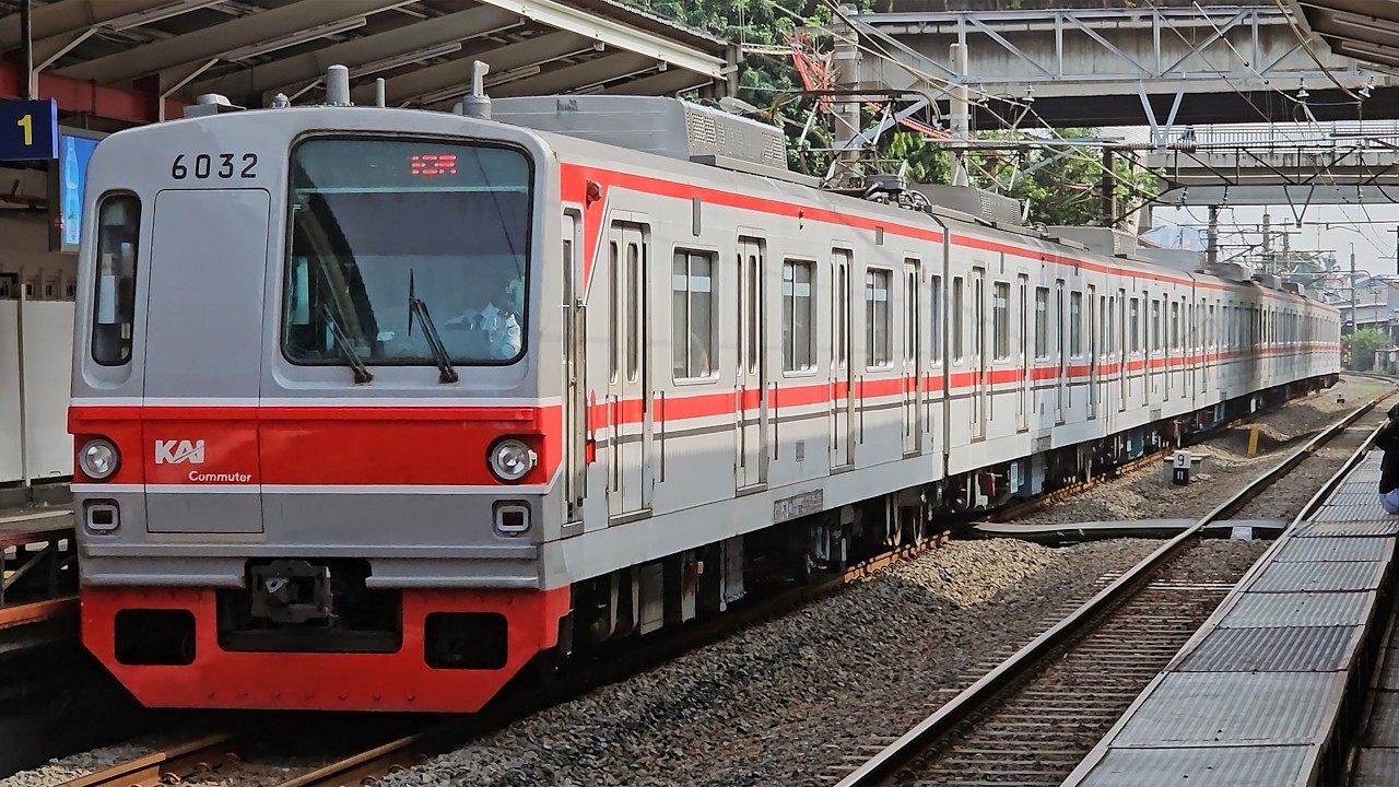 [4K] Stasiun Tebet: Kompilasi KRL JR 205, TM 6000 | KRL Commuter Line ...
