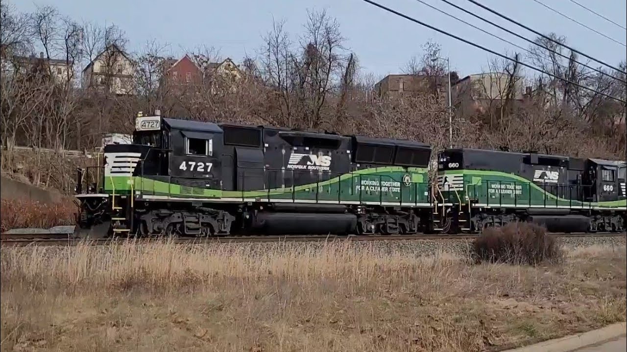 NS GP33 Eco Green building train at Conway Yard - Mother & Slug power ...