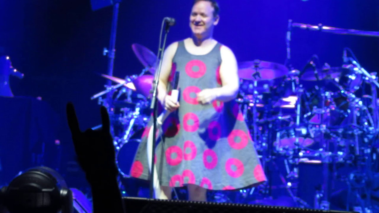 Phish 11-30-19 Vacuum Solo - YouTube