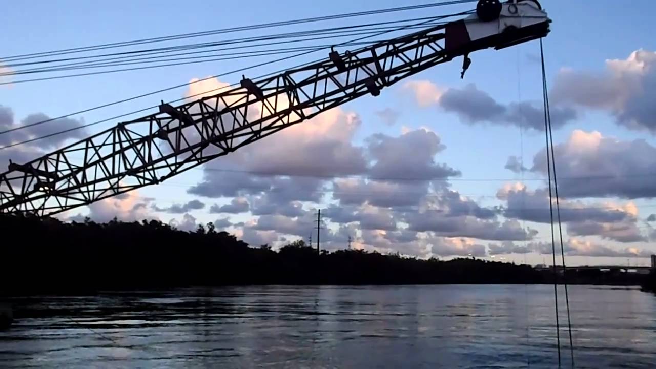 72240 Dredge 51 18 deg side cast load test - YouTube