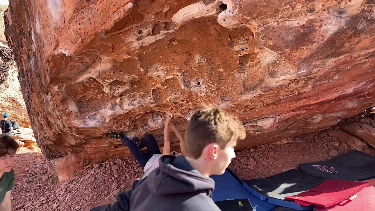 Monkey Bar Traverse V6/7, Kraft Boulders, Red Rocks - YouTube