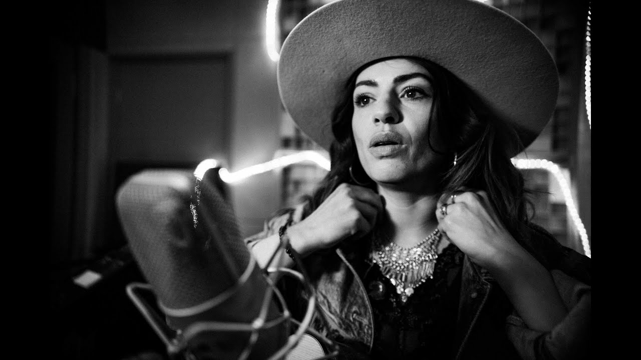 Deborah Parlor - The Storm In Me (Live acoustic version 2021) - YouTube