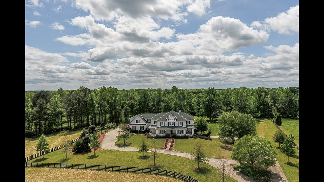 Classic American farmhouse on 16 acres in Madison Georgia - YouTube
