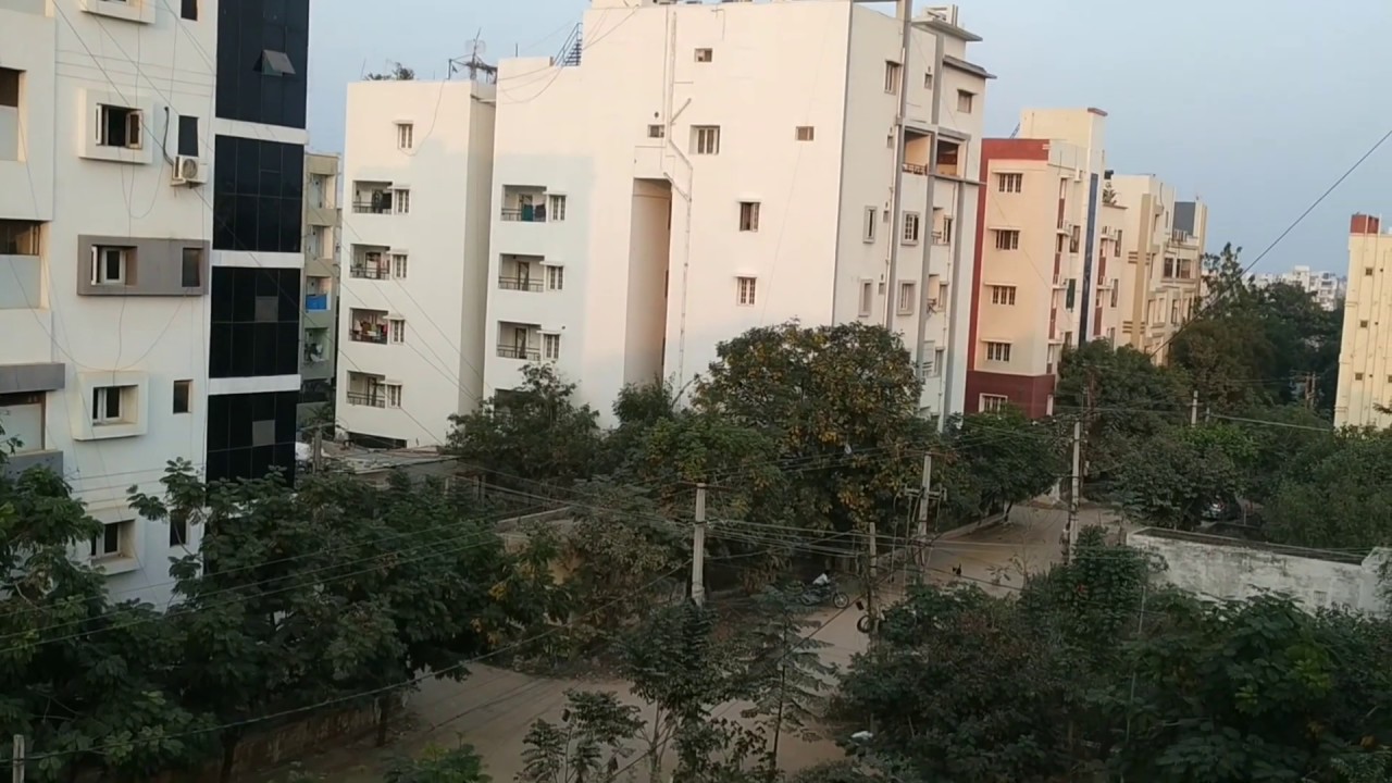 Life in Madhapur Hyderabad India - YouTube