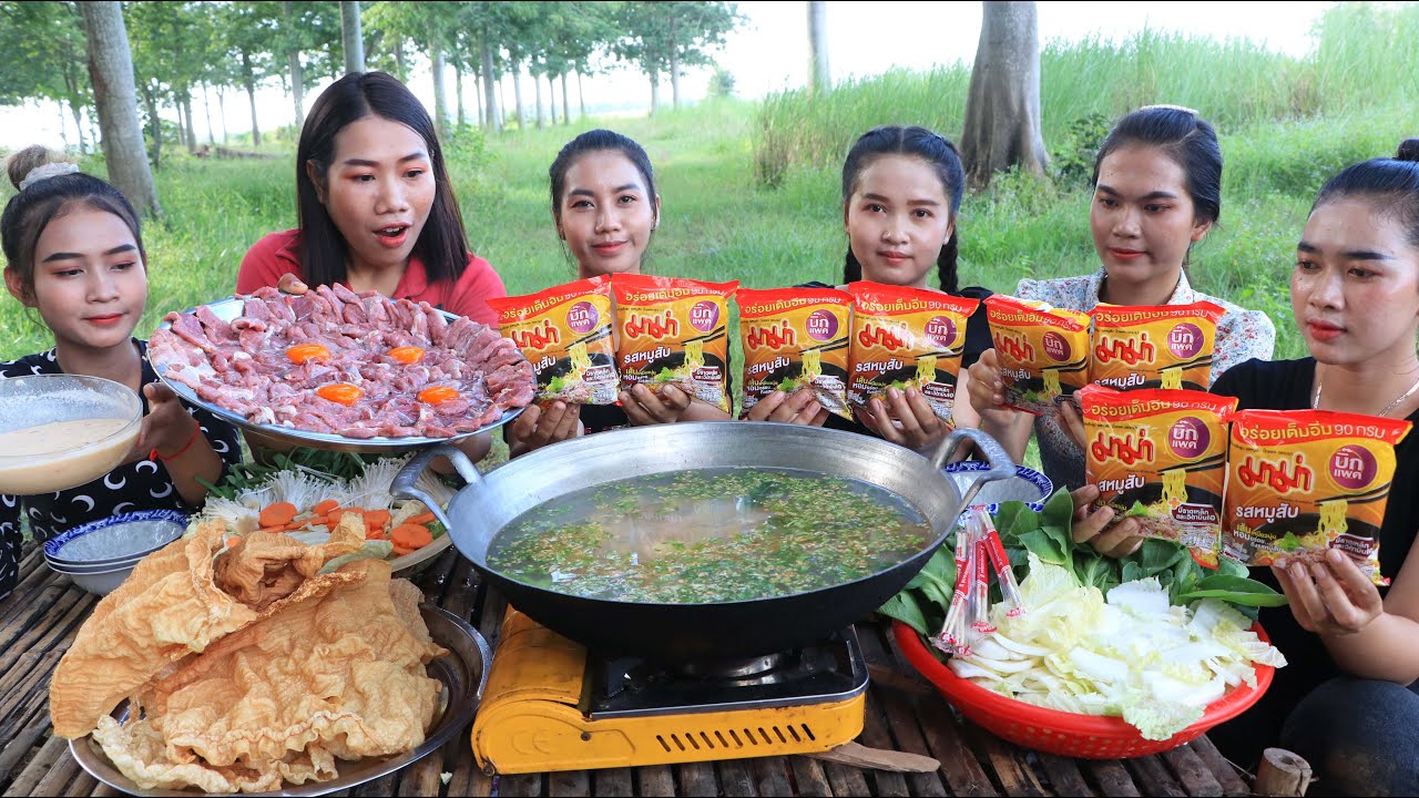 Wow amazing cooking noodle soup with beef and vegetable recipe ...