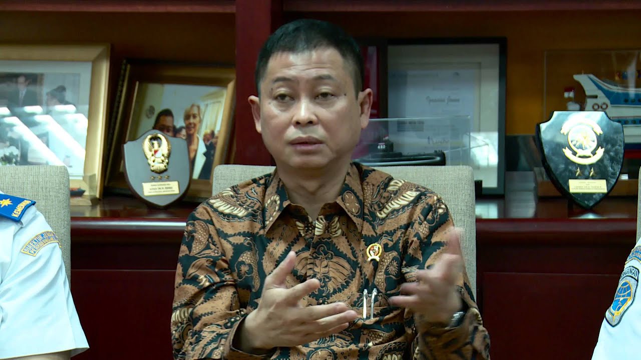 Jawaban Menhub Ignasius Jonan tentang Ojek Online - Part 3/3 - YouTube