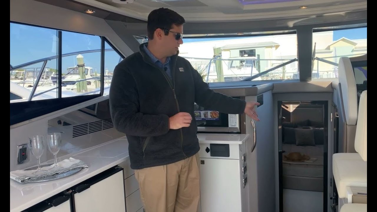 2021 Carver C40 Walkthrough by Tom George Yacht Group - YouTube