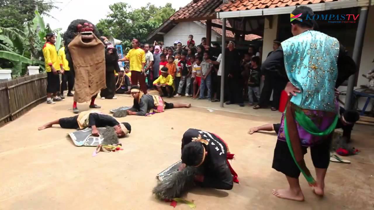 Tarung - Benjang - YouTube