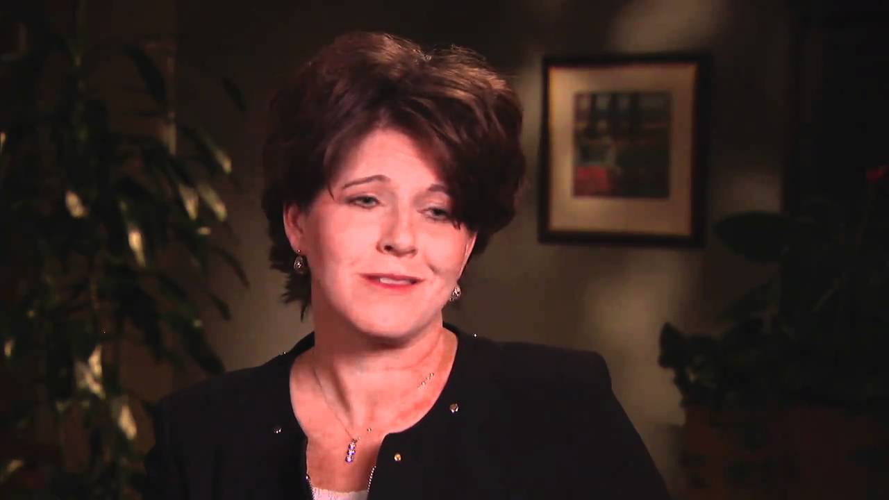 How Bariatric Surgery Changed Lisa's Life - YouTube
