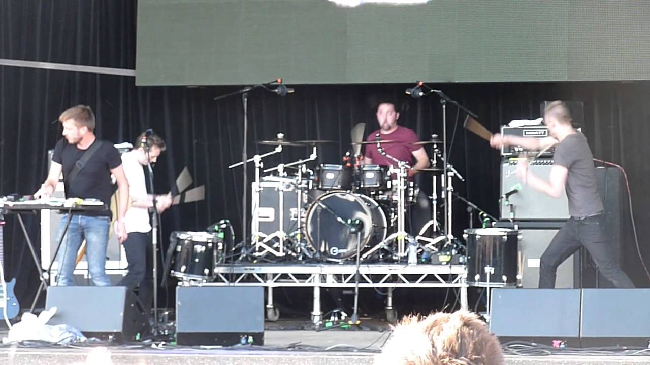 65 Days Of Static 'Dance Dance Dance' HD @ Y Not Festival, Pikehall ...