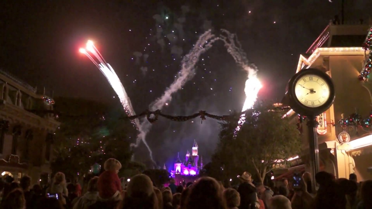 2014 Disney Winter Christmas Fireworks Disneyland HD Stereo - YouTube