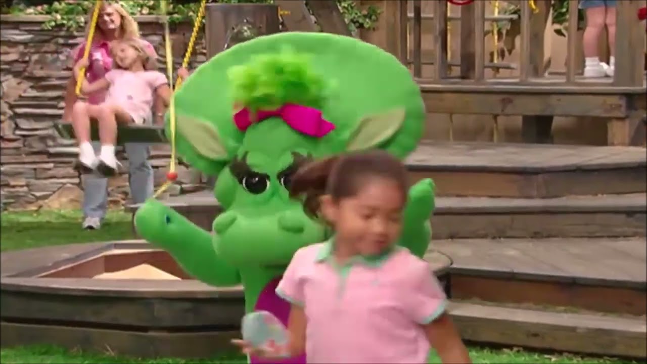 Barney And Friends - Baby Bop cries after losing her balloon and BJ ...