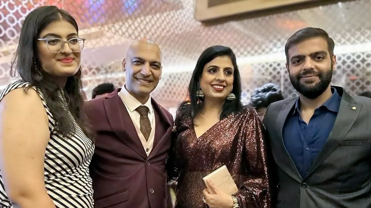 'Gadar 2 Villain' Manish Wadhwa With His Wife, and Children | Parents ...