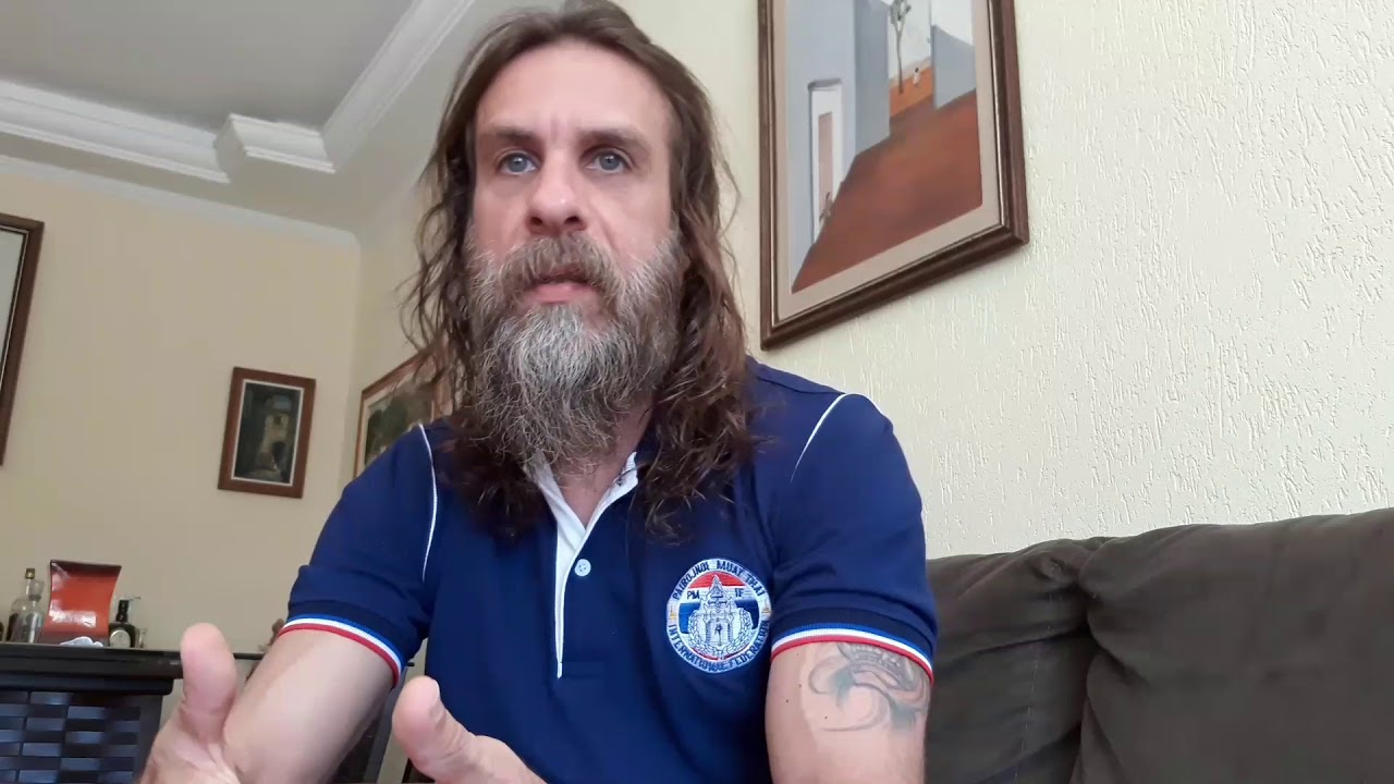 Luis Mariutti: 20 perguntas World Angra! - YouTube
