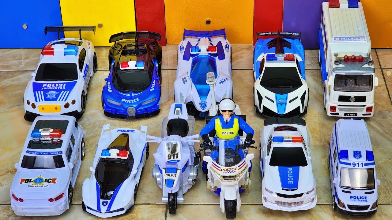 Garasi Penuh Mobil Polisi, Police Car, Mobilan-mobilan Polisi, Ambulans ...