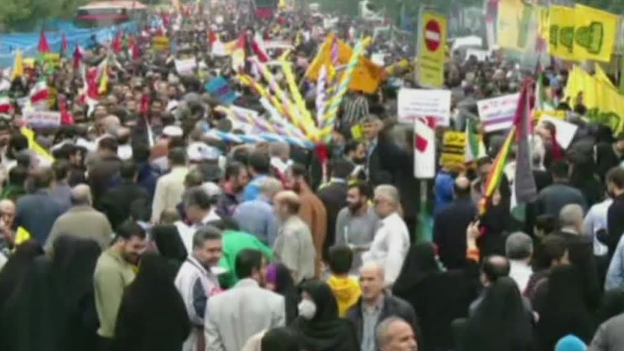 A Teheran migliaia in piazza in sostegno dei palestinesi - YouTube