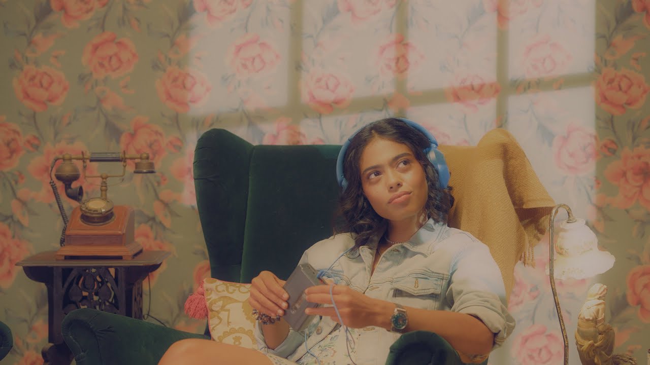 Gulaabi Rahi - Rono ft. Aarifah (Official Music Video) - YouTube