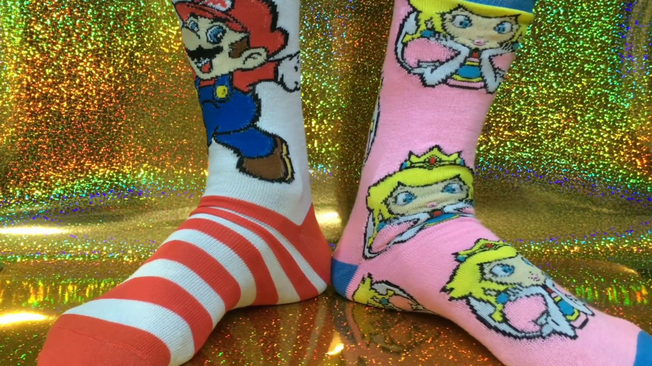 Super Mario & Princess Peach Socks from Gamestop - YouTube