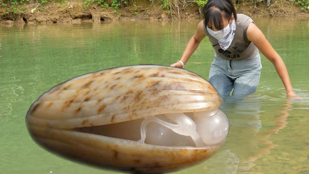 😱😱 Girl's Astounding Discovery of a Treasure Trove of Pearls and ...