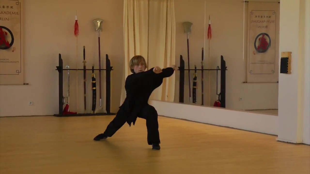 Chaquan Tan Tui, 查拳 彈腿 - YouTube