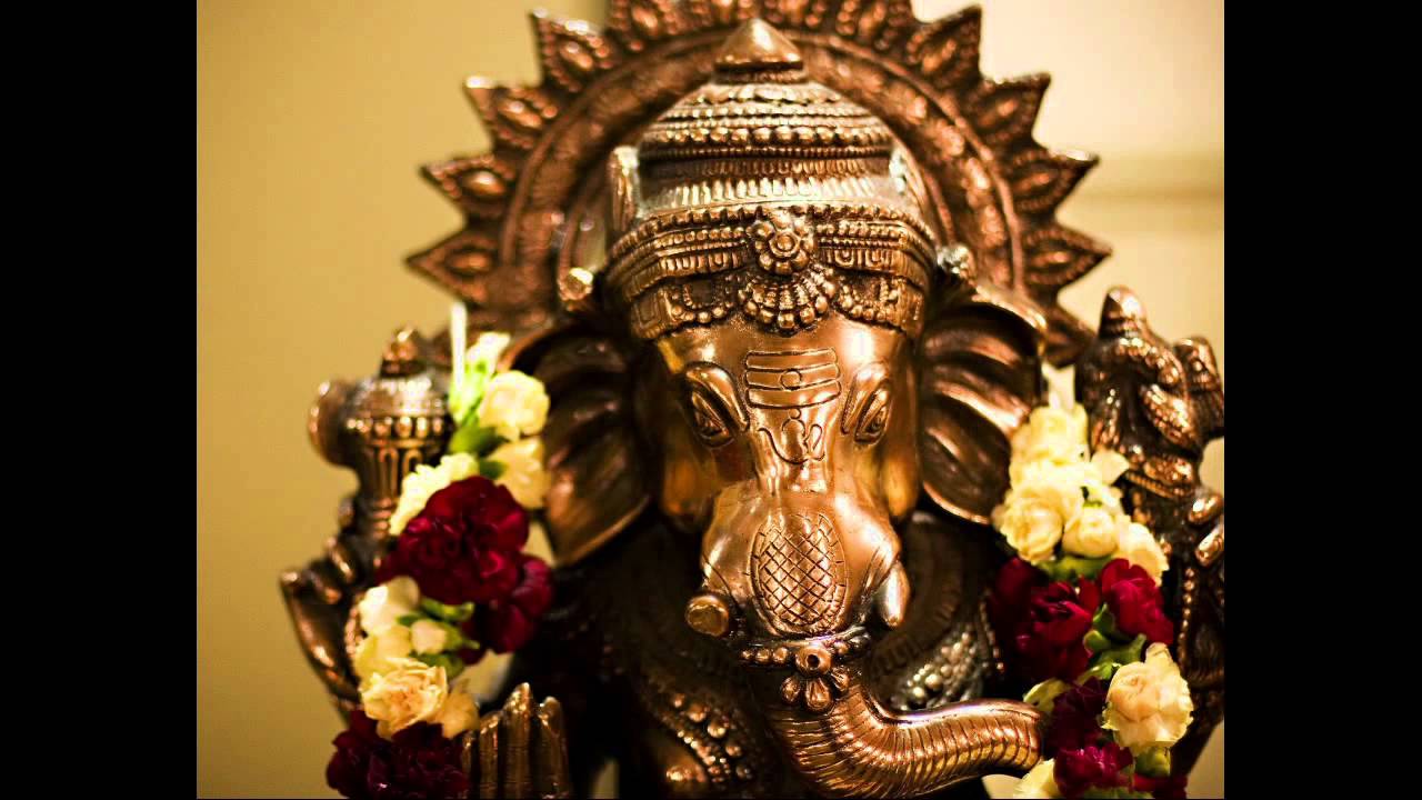Ganesha Mantra Vakratunda Mahakaya - YouTube