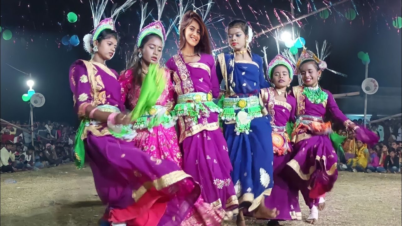 হিট হিট গানের সাথে বিরাট নাচ | Aparna Mahato Chhau Nach | Cho Nach ...